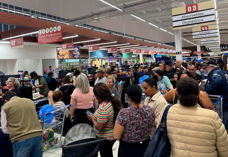 Condor inaugura supermercado de R$ 40 milhões na Grande Curitiba - APRAS